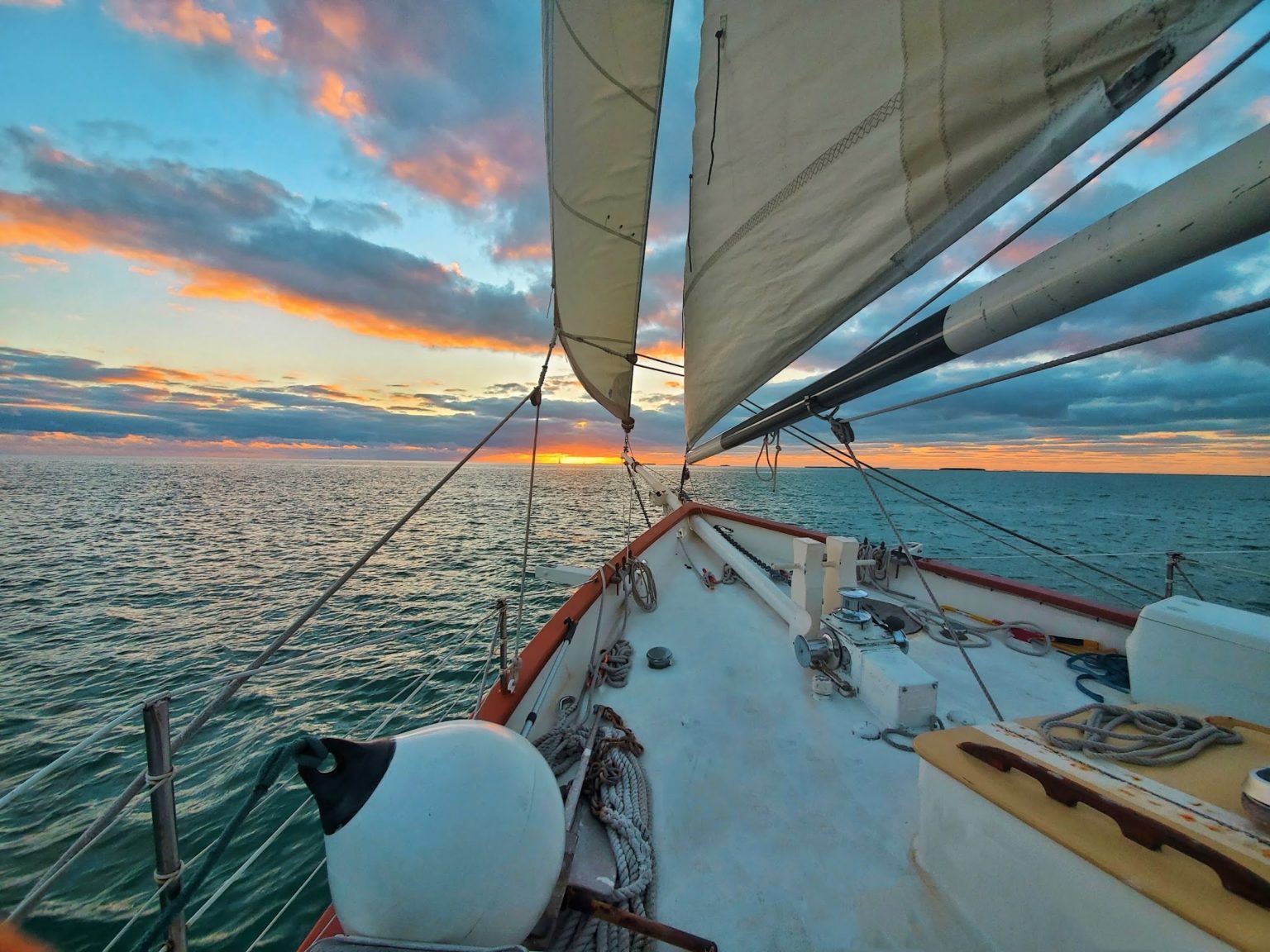 Key West Sunset Sail Cruise - Schooner Spirit of Independe﻿nc﻿e Sunset ...